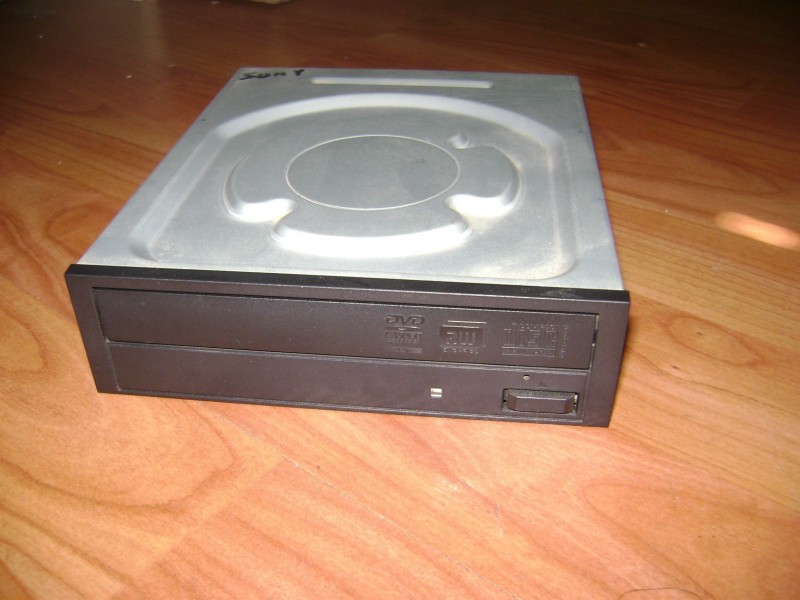 dvd rw sata cni sony ispravan