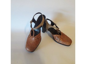 Italijanske sandale - koža - novo - 37 -