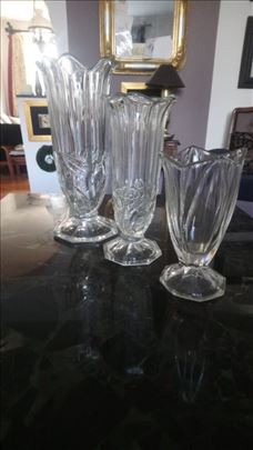 Ttri starinske vaze