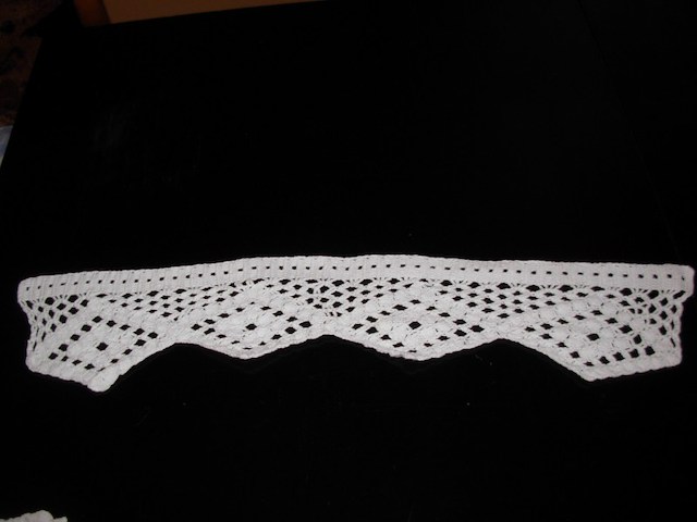 Nekorišćena široka čipka,60x12 cm