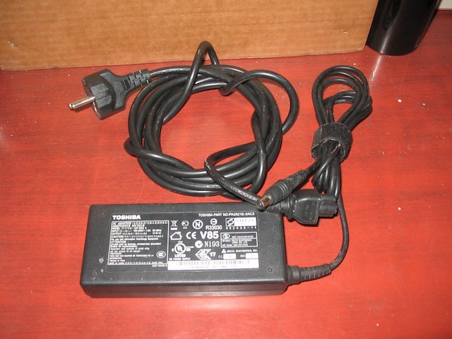 Adapter Toshiba 15v  6A
