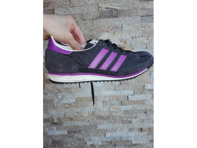 **Adidas patike**