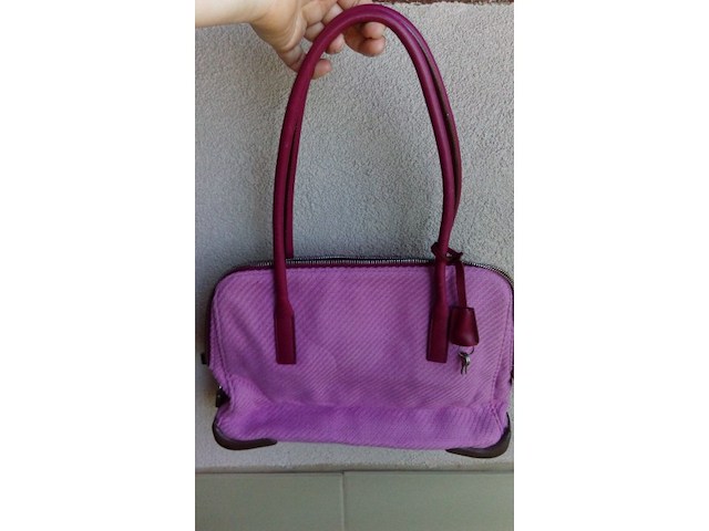 **PRADA torba**