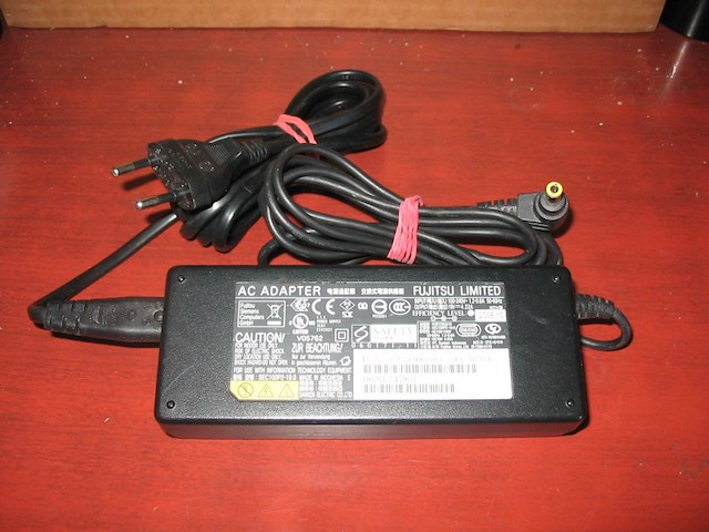 Adapter  Fujitsu 19v  4,22A