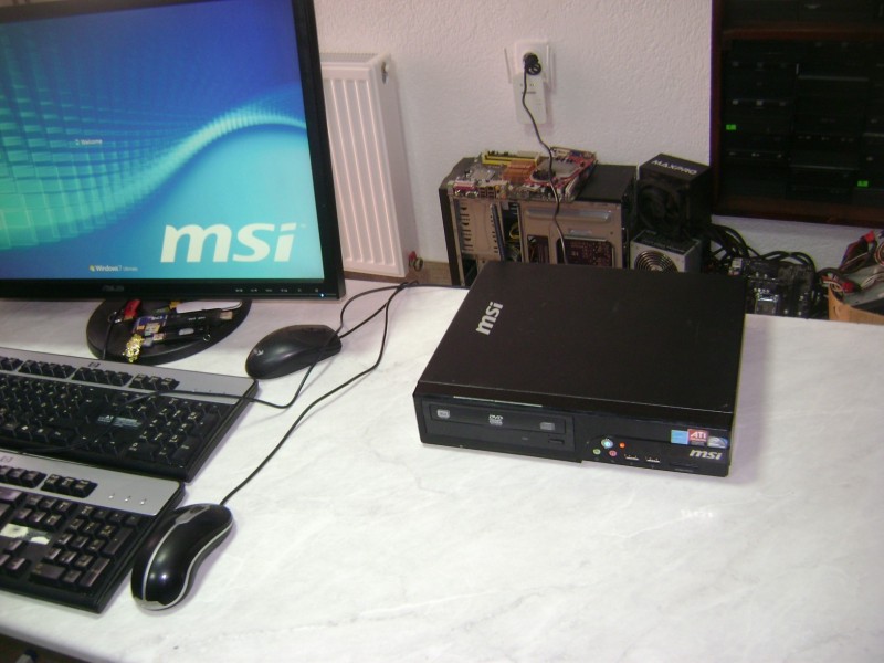 mini racunar msi dual.320hdd,1,5gb ram,26x30x7cm