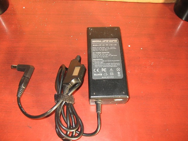 Univerzalni adapter 19v 4,74A   USB 5v 1A