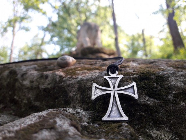 Templarski dugi krst ogrlica,Vitezovi templari simbol