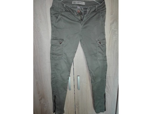 **Zara pantalone**