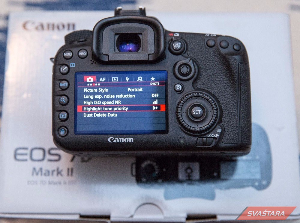 Canon EOS 7D Mark II digitalni