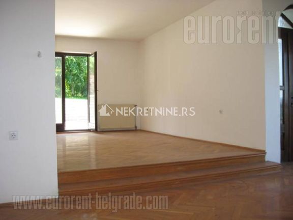 #20987, Izdavanje, Kuća, KUMODRAŽ, 2000 EUR