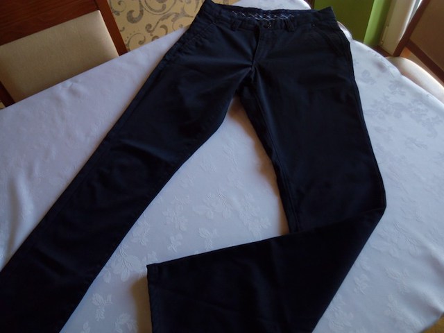 PANTALONE ZA TINEJDZERA 29 NOVE