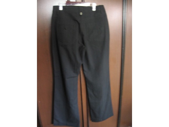 CRNE PANTALONE CECIL 32 INČA (oko 44-6)