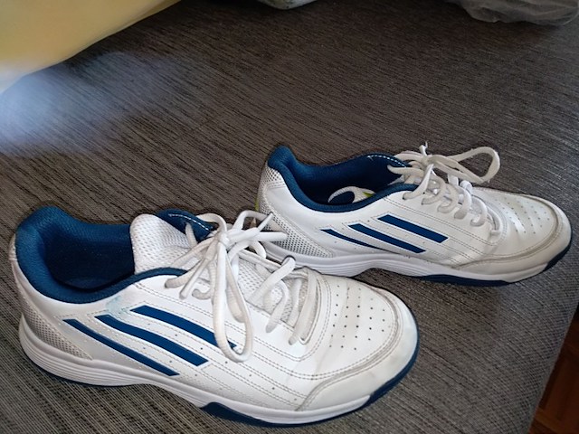 PATIKE ADIDAS 37.5