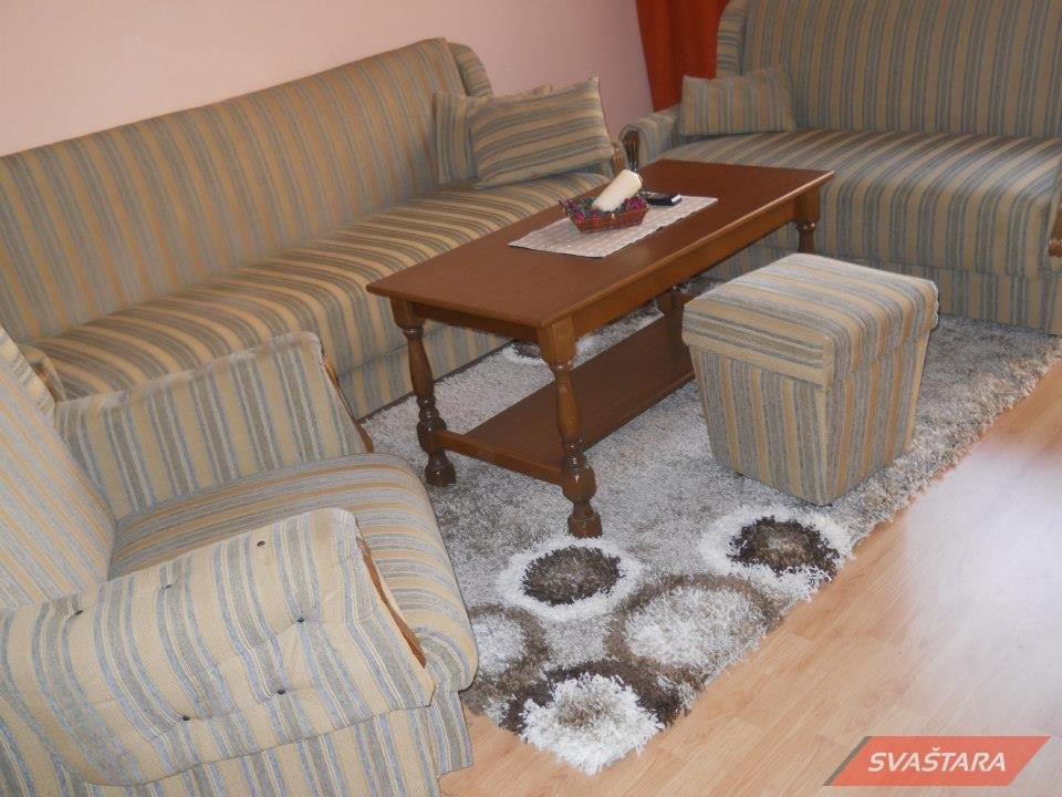 Garnitura, kauč, dvosed, fotelja i tabure