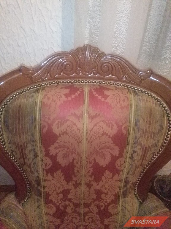 Stilska fotelja 150€