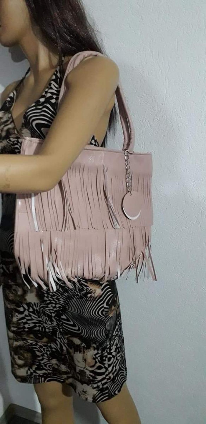 Nova torba sa resama puder roze dostupna i u drugim bojama