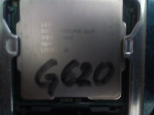 Procesor Intel G620 2.6GHz 1155 socket + MB NEISPARAVNA