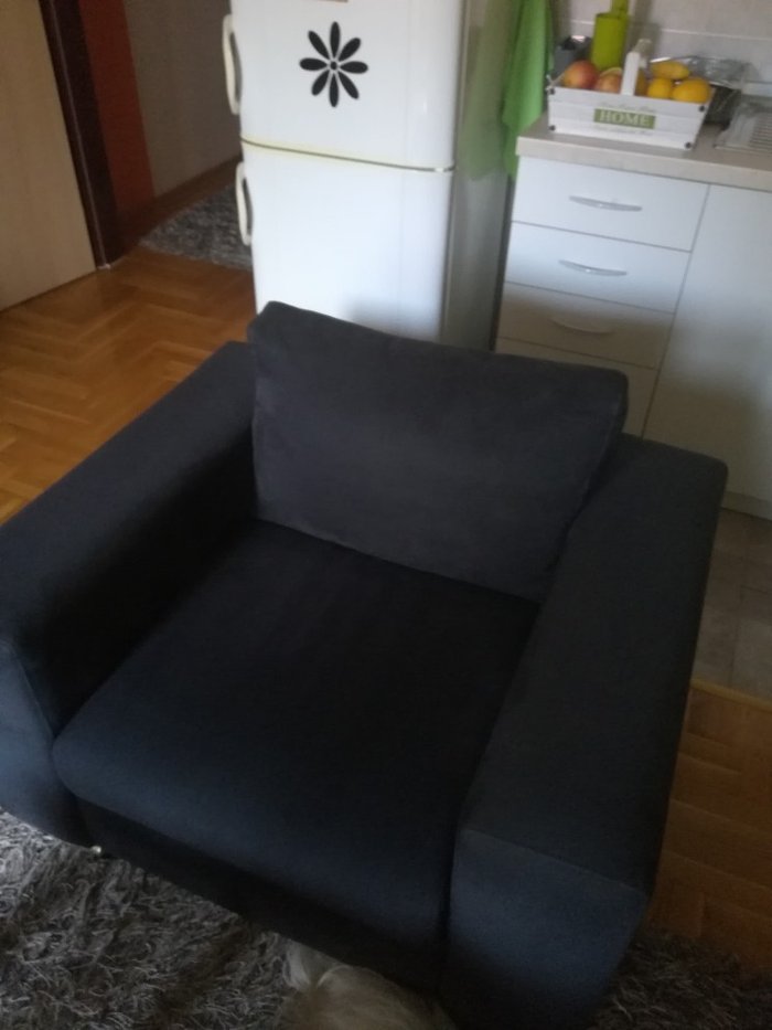 Kao nova fotelja, sivi kvalitetan stof
