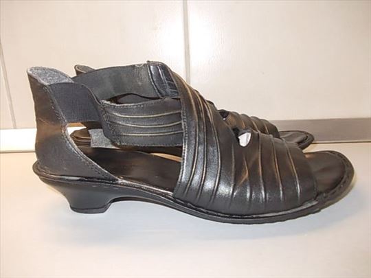 Sandale broj 40 kožne, iz Nemačke, poznatog brenda