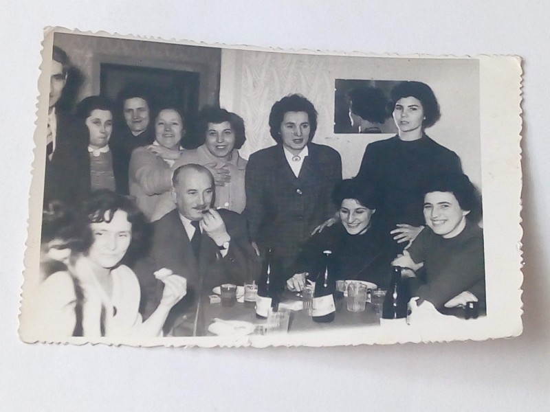 Nasmejana i Raspolozena Porodica