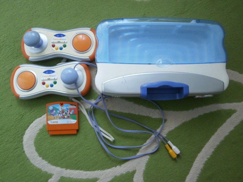 Vtech V-Smile V-Motion konzola 2 Kontrolera + igrica