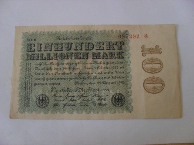 EINHUNDERT MILLIONEN MARK 1923.