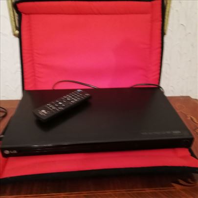 LG DVD player Mod DVX550 sa daljincem