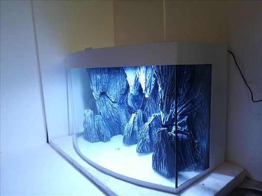 Akvarijum sa ovalnim staklom i 3D pozadinom - Beli