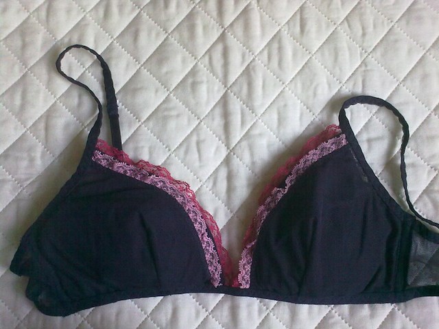 **Intimissimi** fantastican brus bez zica, vel.75/3.