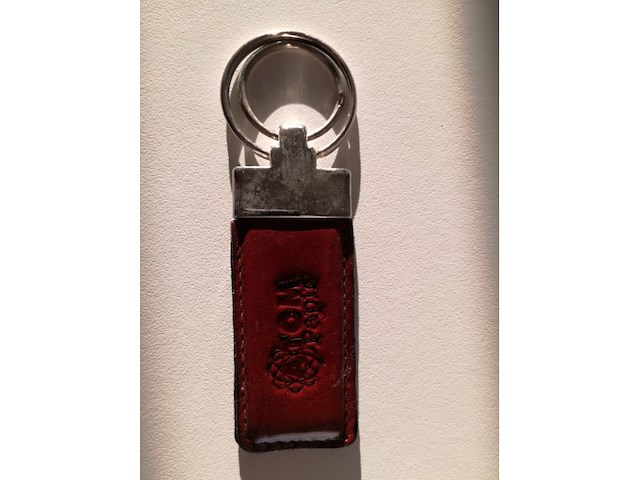 Privezak za ključeve kožni sa duplom alkom