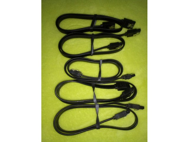 Kabel SATA3 6Gb (1)  5 komada