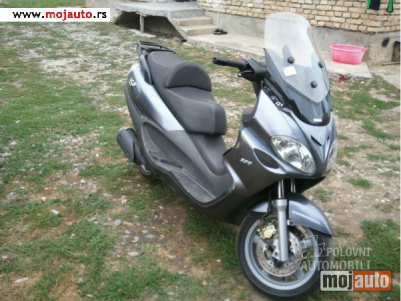 Piaggio X 9