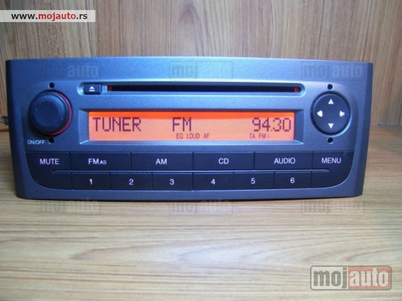 Fiat Grande Punto Fabricki cd radio