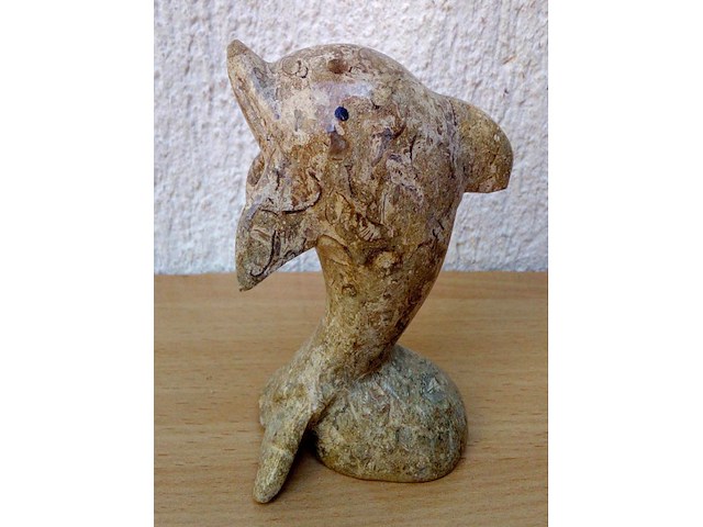 Delfin figura od Kamena
