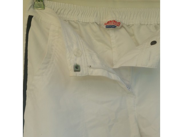 bele sportske pantalone