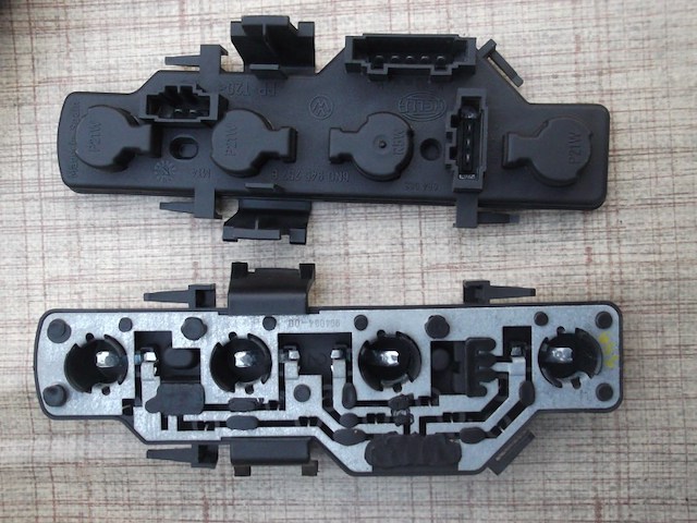 Nosac sijalica u stop svetlu za VW POLO 6N2 1kom