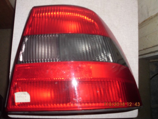 NOVA DESNA STOP LAMPA OPEL VECTRA B