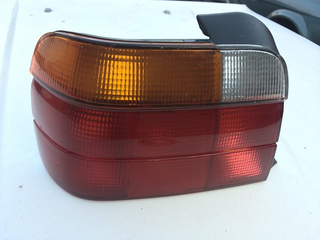 Levo stop svetlo za BMW e36 compact