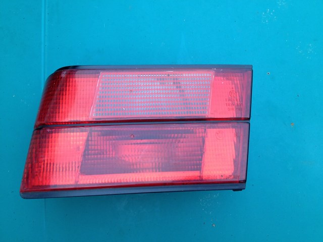 Desno rikverc svetlo za BMW e34