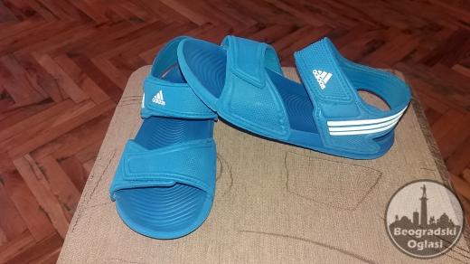 Original Adidas decije sandale 33