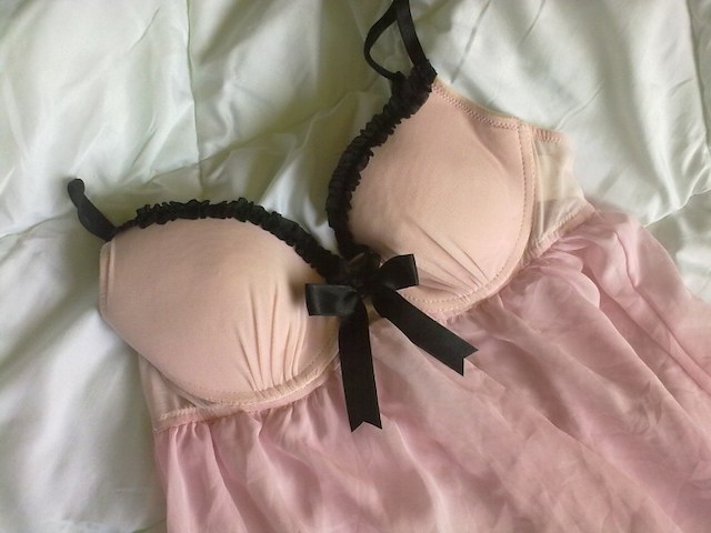 **H&;M** fantastican neglize sa brusom, vel.40.