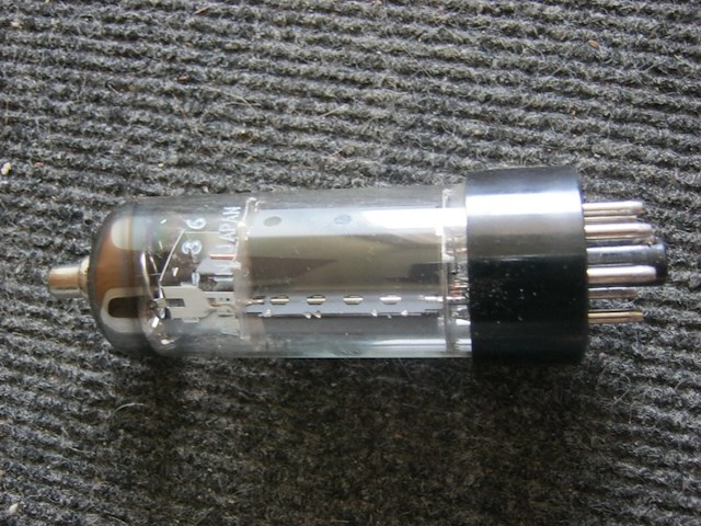 Elektronska lampa, PL 36