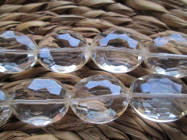 Kristal 20x16mm oval šampanj boje