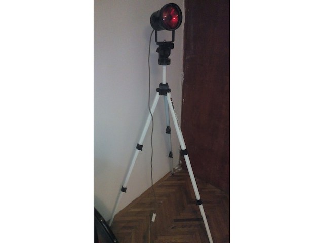 Tripod lampa-reflektor