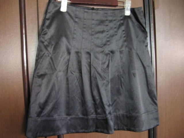 crna suknja h&;m 40