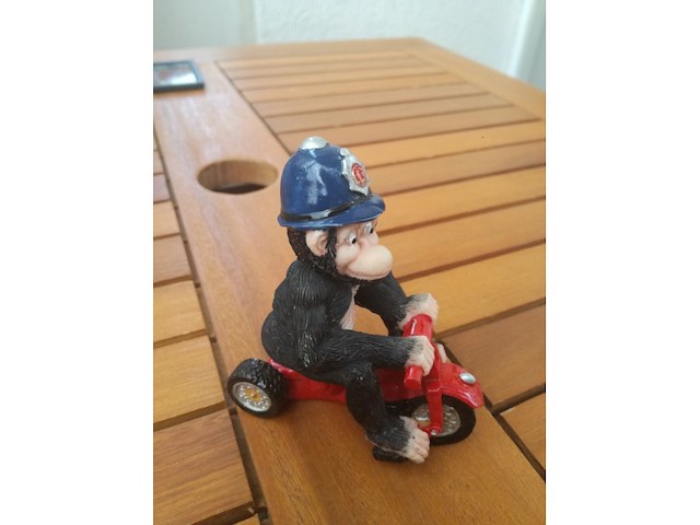 Keramička figurica majmun policajac na biciklu London