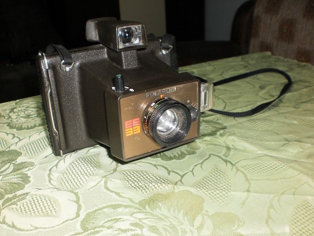 Polaroid EE 33 Instant Camera