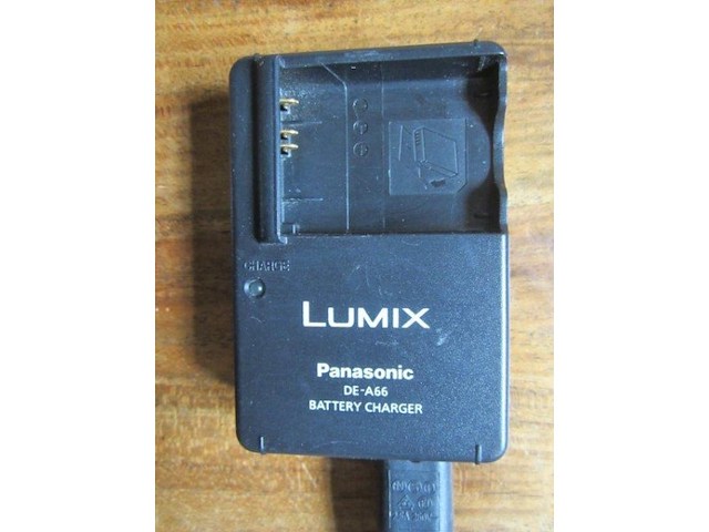 PANASONIC Lumix DE-A66 - punjač za digitalne aparate