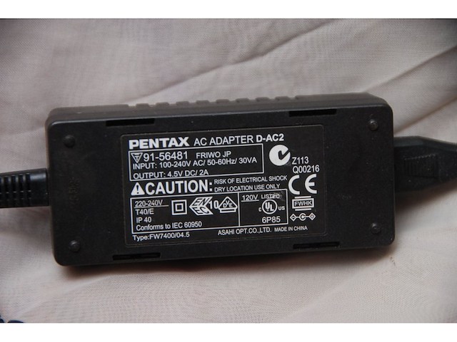 PENTAX punjac D-AC2