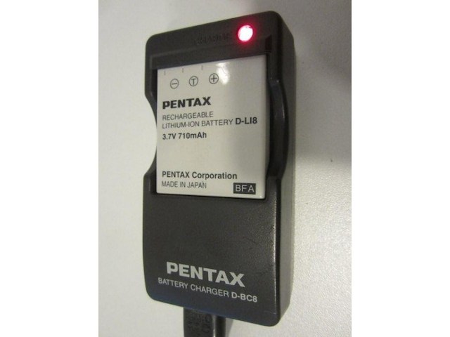 PENTAX D-BC8 punjač za baterije D-LI8